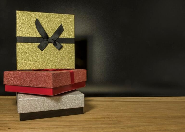 Custom Apparel Boxes: Customized Packaging for Clothing